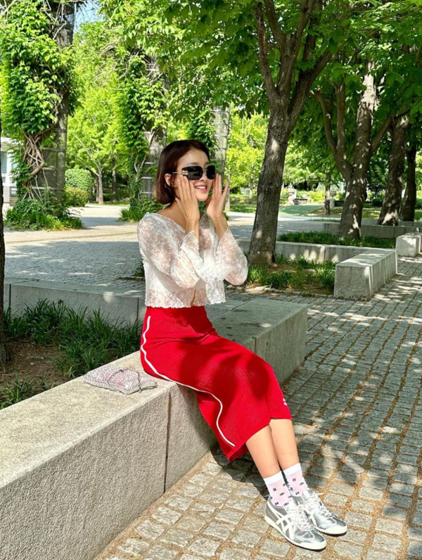 [SNS: Show N Style] 현명한 노출 코디공식① 투명한 매력 ‘시스루’