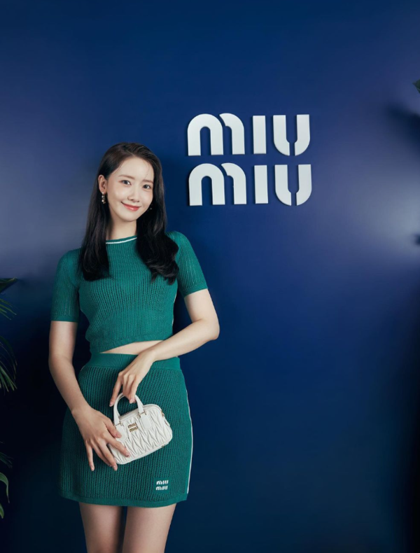 [SNS: Show N Style] 현명한 노출 코디공식② 핫걸의 정석 ‘미니스커트’